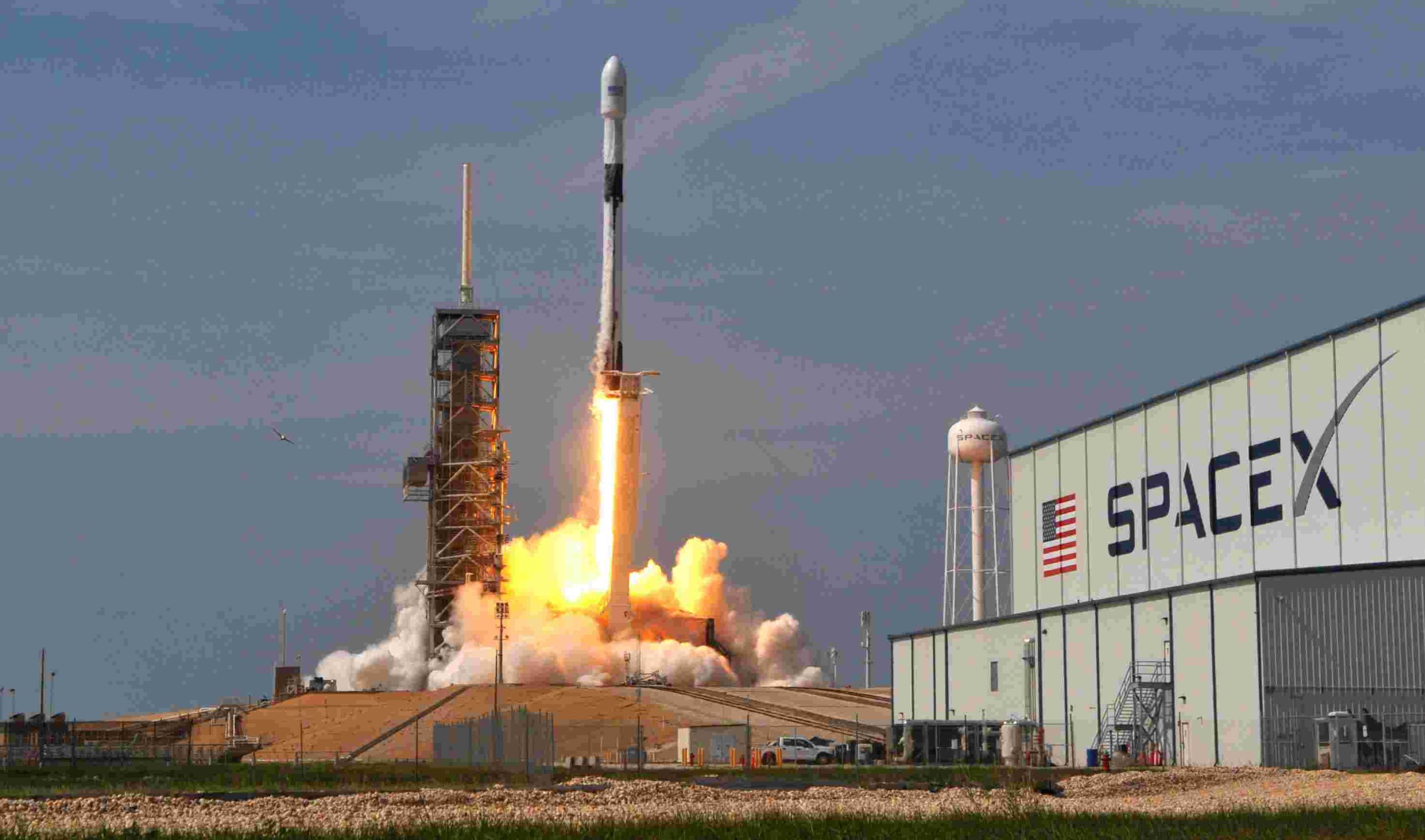 SpaceX Deploys Mini Satellites to Orbit to Enhance Internet Access in ...